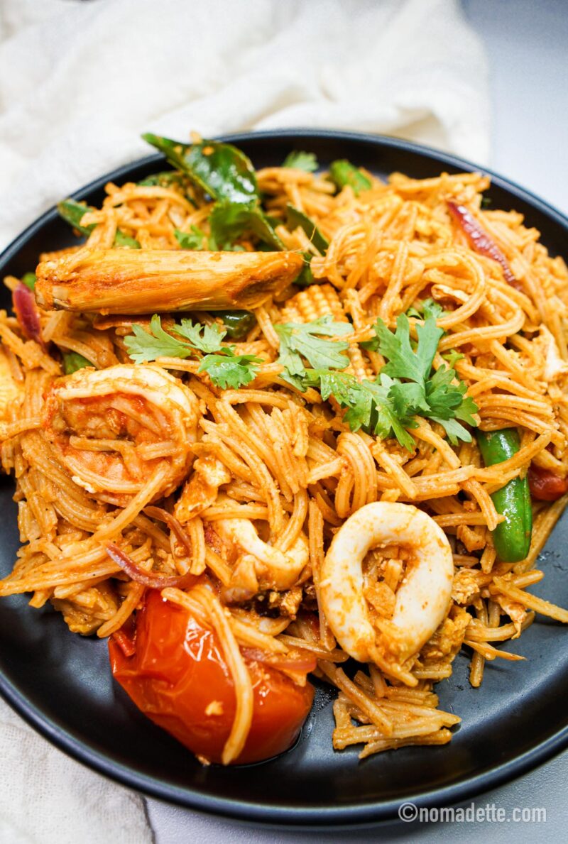 Pad Woon Sen | Thai Stir Fried Glass Noodles - Nomadette