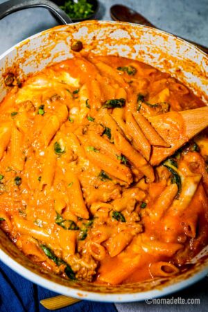 One Pot Creamy Tomato Pasta (with beef and spinach)